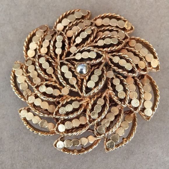 Jewelry | Vintage Capri Goldtone Brooch | Poshmark